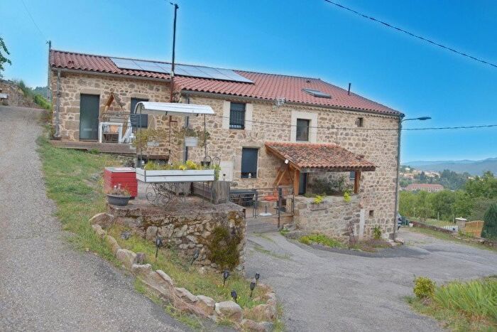 Maison 7 pièces à Saint-Julien-Molin-Molette, à vendre