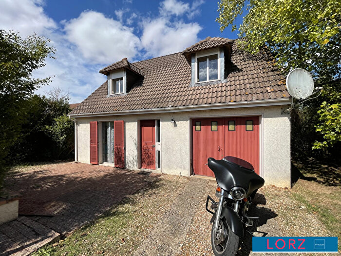 Maison 4 pièces à Avord, à vendre