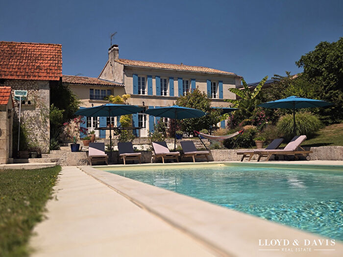 Maison à vendre - Chenac-Saint-Seurin-dUzet - 15 pièces - 8 chambres