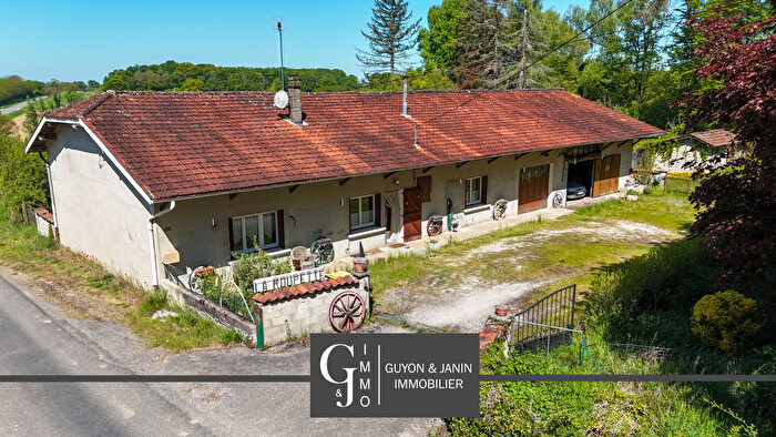 Maison 4 pièces à vendre à Cormoz