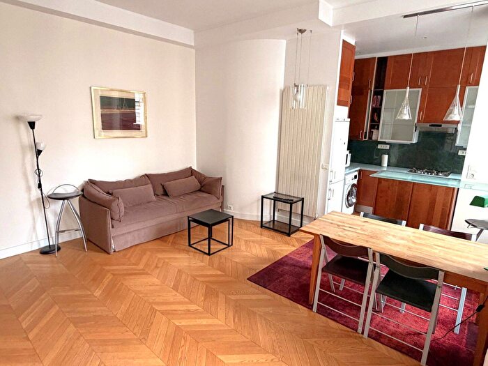 Lorette-Martyrs, Paris 9ème arrondissement : Appartement 2 pièces à louer