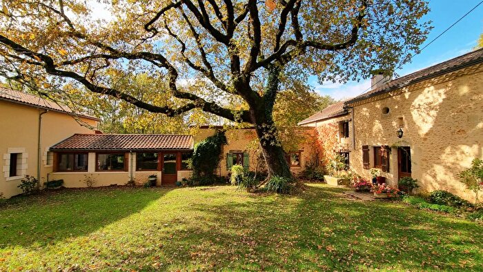 Maison à vendre - Saint-Félix-de-Villadeix - 10 pièces - 8 chambres