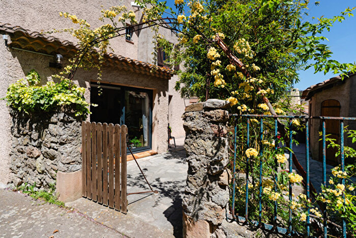Maison 6 pièces à Fontjoncouse, à vendre