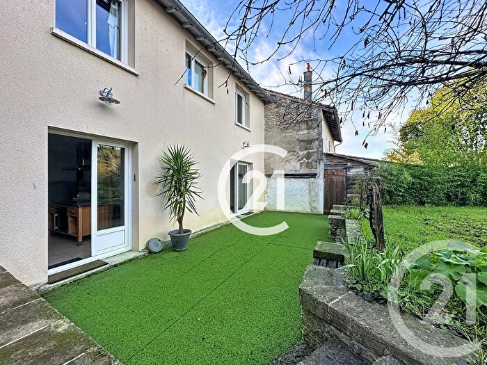 Maison à vendre - Cognac, Champ de Foire - 6 pièces - 4 chambres