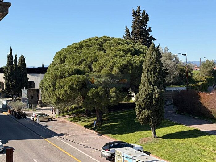 Appartement à louer - Centre Ville, Fréjus - 3 pièces - 2 chambres