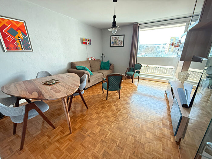 Appartement à vendre - Saint-Cyr-lécole, Fontaine Saint-Martin - 3 pièces - 2 chambres