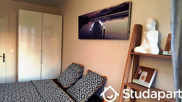 Appartement à louer - Reste des Chenes-Le Ponceau, Cergy - 1 pièce - 1 chambre