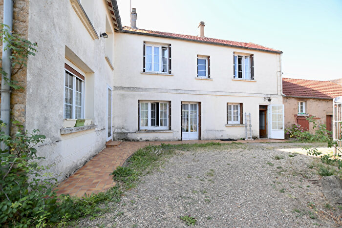 Guillon : Maison 9 pièces à vendre