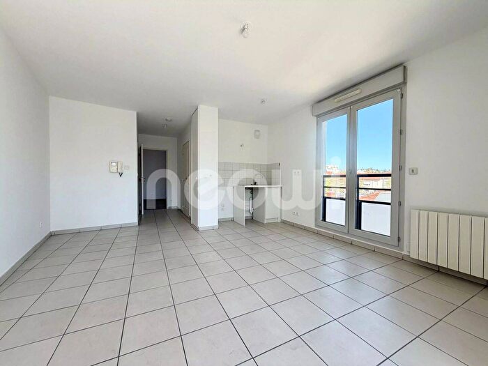 Métro Cuire, Caluire-et-Cuire : Appartement 2 pièces à louer