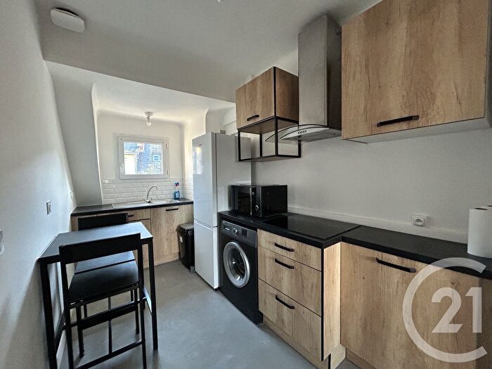 Appartement à louer - Lisieux, Centre-ville - 3 pièces - 2 chambres