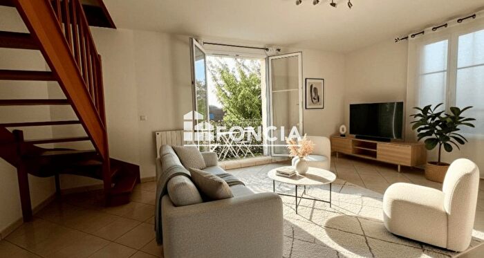 Appartement à vendre - Magny-le-Hongre - 3 pièces - 2 chambres