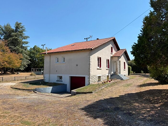 Verteuil-sur-Charente - Maison 6 pièces à vendre