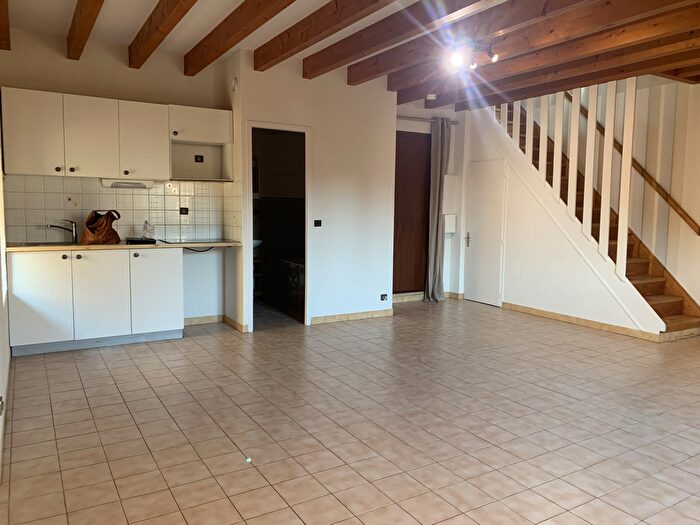 Appartement à louer - La Roche-sur-Foron - 3 pièces - 2 chambres
