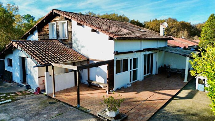 Maison à vendre - Aureilhan - 7 pièces - 4 chambres