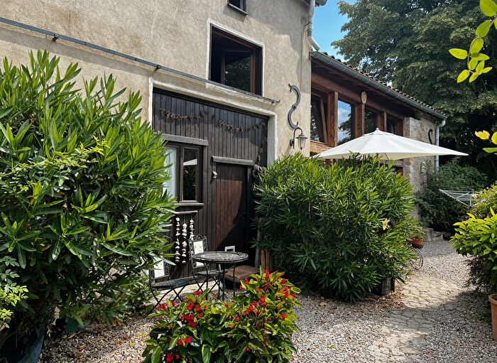 Maison 8 pièces à Escueillens-et-Saint-Just-de-Bélengard, à vendre