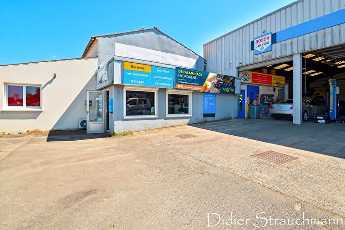 Maison à vendre - Ciré-dAunis - 7 pièces - 4 chambres