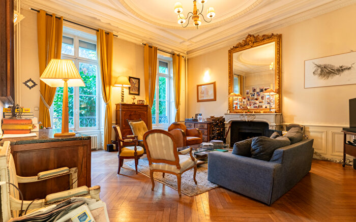 Maison à vendre - Angers, Madeleine, Saint-Léonard, Justices - 12 pièces - 10 chambres