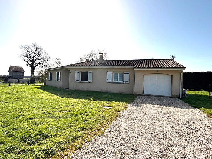 Maison à louer - Saint-Genès-de-Fronsac - 4 pièces - 3 chambres