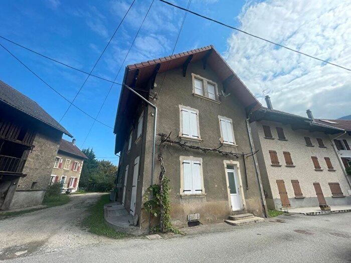 Vaulnaveys-le-Haut : Maison 4 pièces à louer