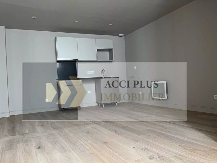 Appartement 2 pièces à louer - Nîmes, Ecusson, Arènes