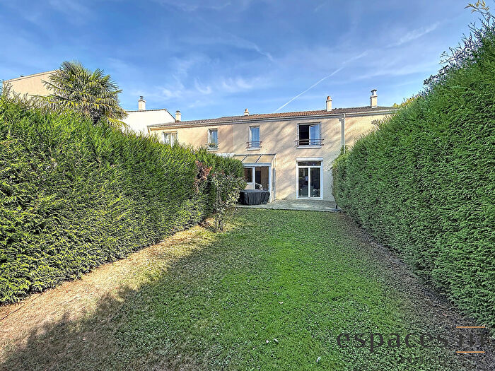 Maison 6 pièces à Montigny-le-Bretonneux, Le Village, à vendre