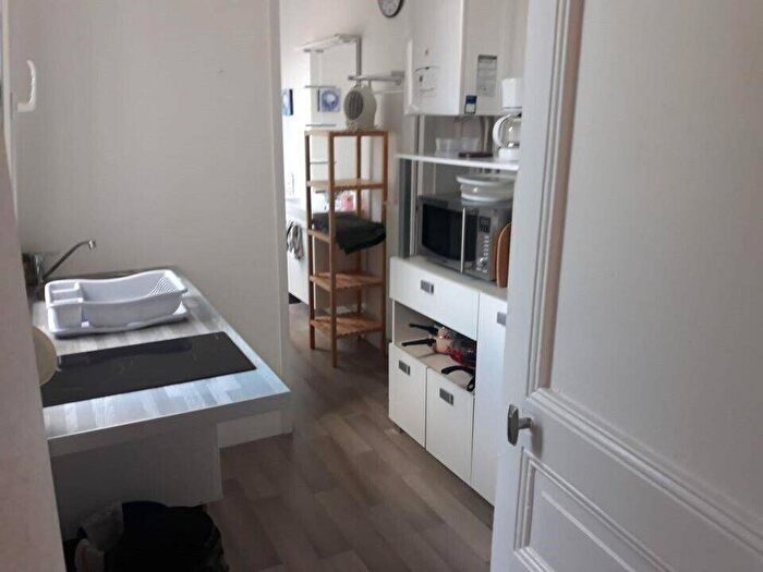 Appartement à louer - Barbâtre-Saint Remy-Verrerie, Reims - 2 pièces - 1 chambre