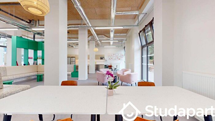 Appartement à louer - Orsay - 1 pièce - 4 chambres