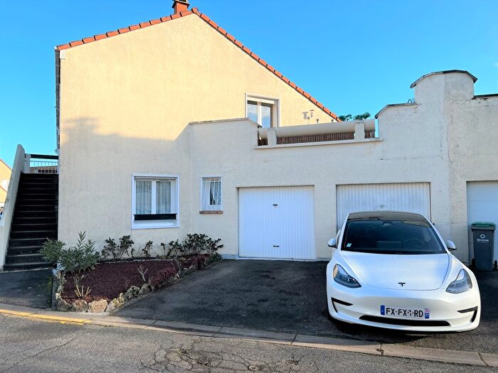 Appartement à vendre - Combs-la-Ville, République - 3 pièces - 2 chambres