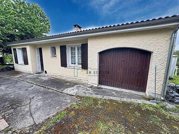 Maison 3 pièces à Rochechouart, à vendre