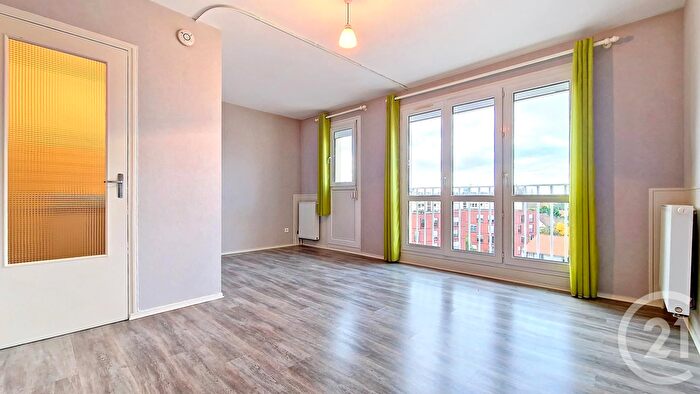 Appartement à vendre - Saint-Julien-les-Villas - 1 pièce - 1 chambre