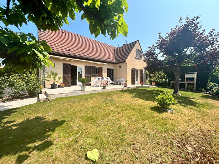 Maison à vendre - VillersCotterêts - 6 pièces - 4 chambres