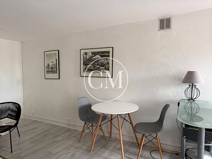Notre Dame, Versailles : Appartement 2 pièces à louer
