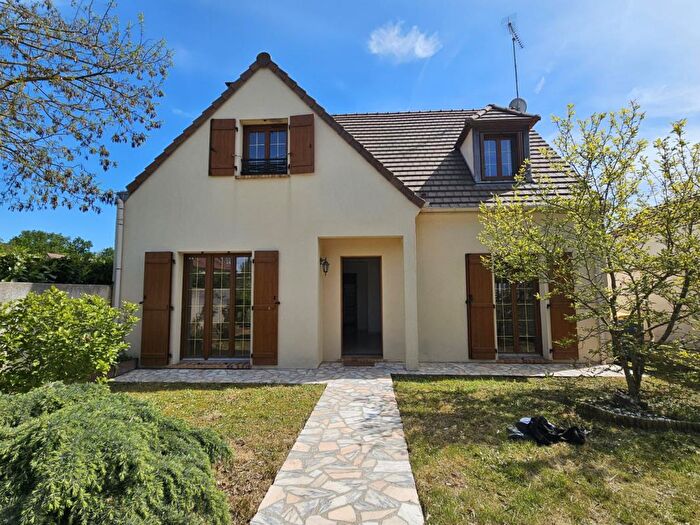 Maison 6 pièces à Montcourt-Fromonville, à vendre