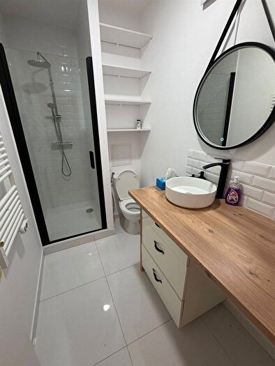 Appartement 2 pièces à louer - Goutte d'Or-Château Rouge, Paris 18ème arrondissement