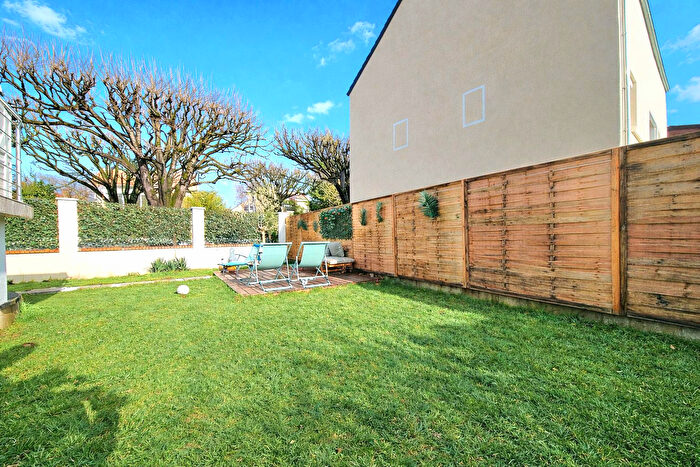 Maison à vendre - Le Perreux-sur-Marne, Pont de Bry - 6 pièces - 4 chambres