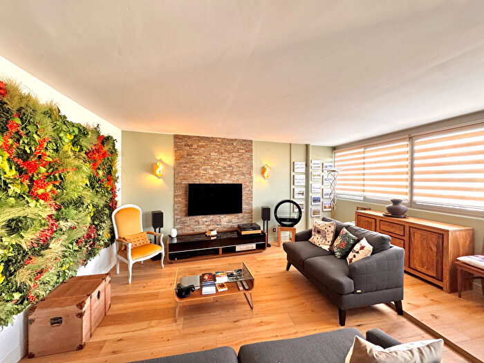 Appartement à vendre - Courbevoie, Hôtel de ville - 5 pièces - 3 chambres