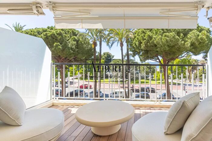 Appartement à vendre - Cannes, Pointe Croisette - 3 pièces - 2 chambres