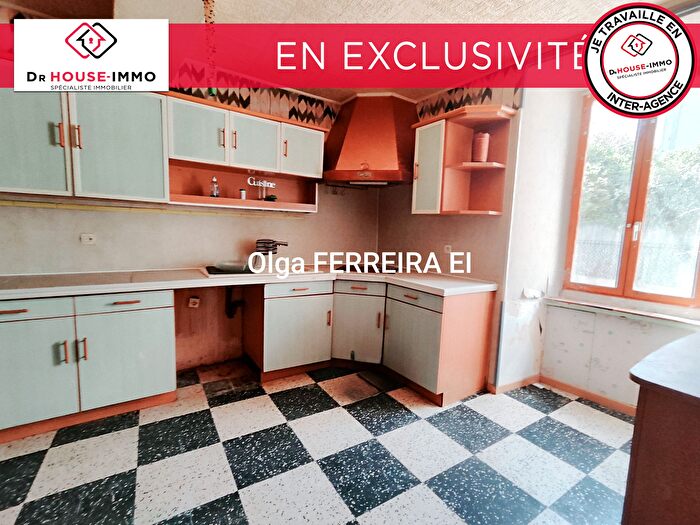 Maison 13 pièces à Villeneuve-lès-Montréal, à vendre