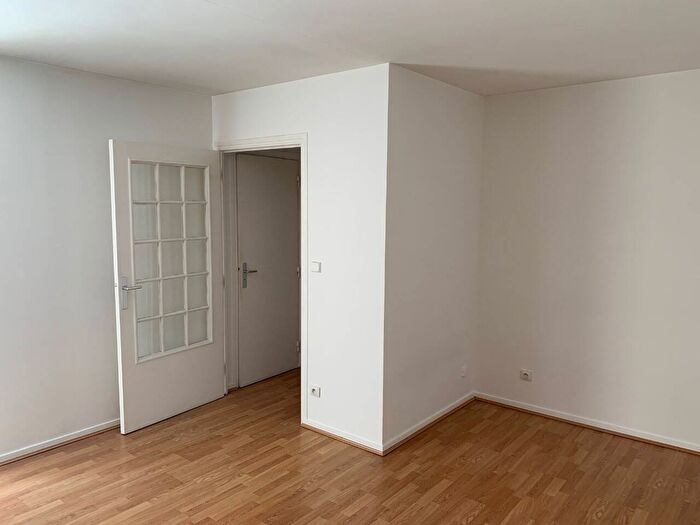Centre Ville-Jonchère, Bougival : Appartement 1 pièce à louer