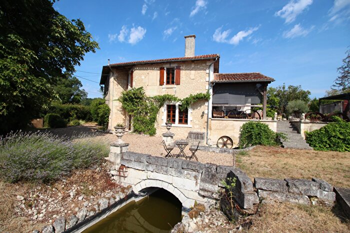 Verteillac - Maison 6 pièces à vendre