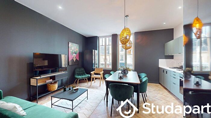 Appartement à louer - Clairmarais-Charles Arnould, Reims - 1 pièce - 2 chambres