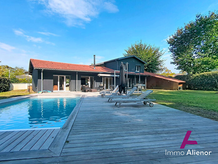 Andernos-les-Bains : Maison 6 pièces à vendre