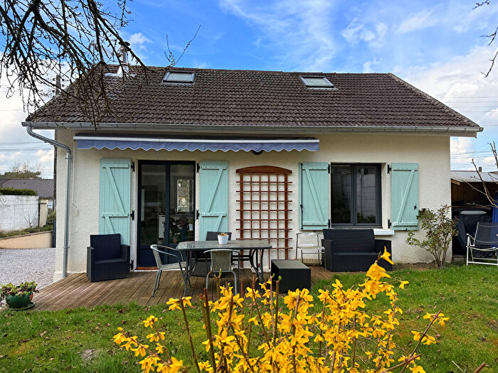 Maison à vendre - Verneuil-en-Halatte - 4 pièces - 2 chambres