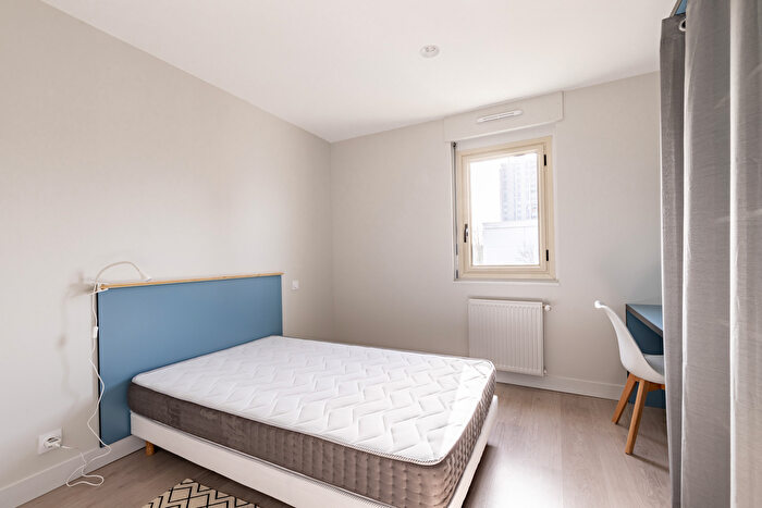 Appartement à louer - Talence, Thouars, Bijou, Raba - 8 pièces - 7 chambres