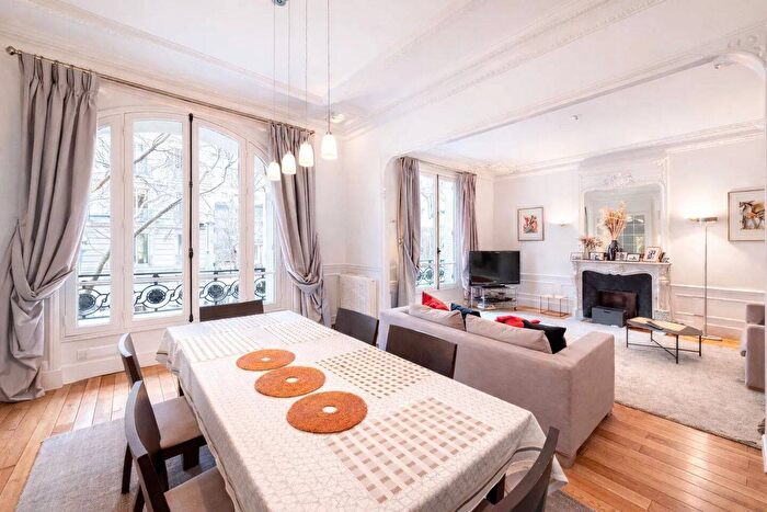 Appartement à louer - Auteuil Nord, Paris ème arrondissement - 4 pièces - 2 chambres