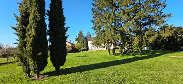 Maison à vendre - Pleumartin - 8 pièces - 5 chambres