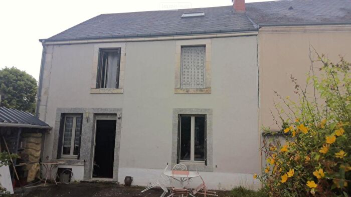 Maison 7 pièces à Rezay, à vendre