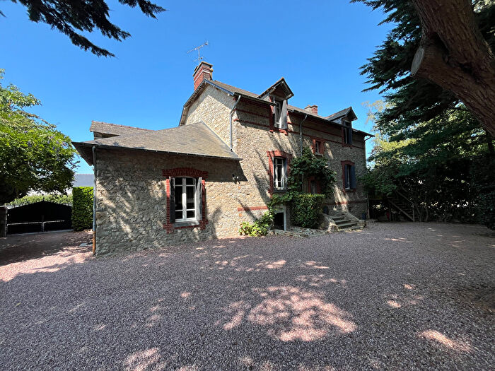 Bain-de-Bretagne - Maison 8 pièces à vendre