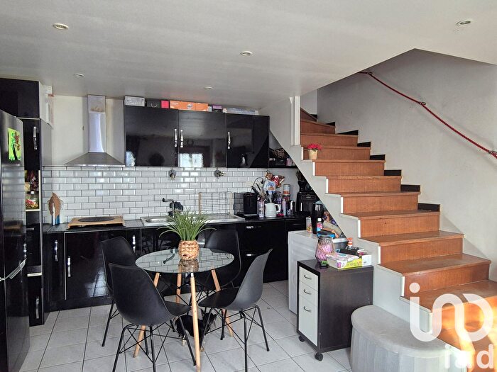 Maison à vendre - Pontault-Combault, Centre commercial - 2 pièces - 1 chambre