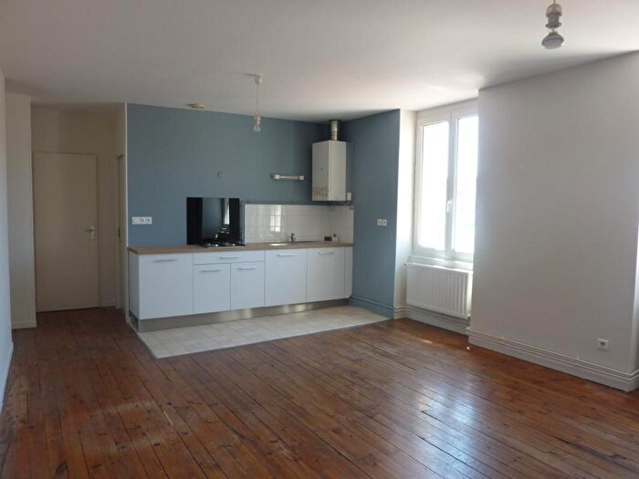 Appartement à louer - Montbrison, Centre-ville - 2 pièces - 1 chambre